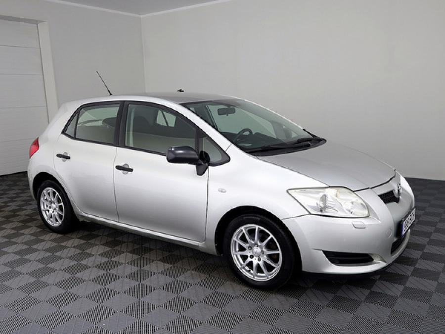 Grey Toyota Auris 2007 in Tallinn, with an engine capacity of 1.40 L and mileage of 276 thousand km for 1799 €, photo 1 on AUTOMOTO.COM.LV
