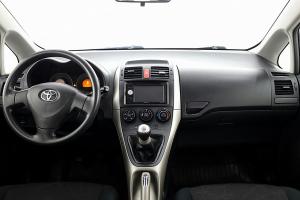 Grey Toyota Auris 2007 in Tallinn, with an engine capacity of 1.40 L and mileage of 276 thousand km for 1799 €, photo 6 on AUTOMOTO.COM.LV