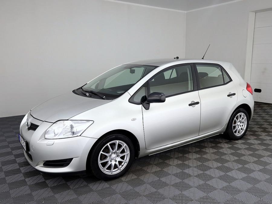 Grey Toyota Auris 2007 in Tallinn, with an engine capacity of 1.40 L and mileage of 276 thousand km for 1799 €, photo 11 on AUTOMOTO.COM.LV