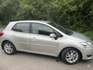 Pelēks Toyota Auris 2007 Klaipėda, ar dzinēja tilpumu 1.60 L un nobraukumu 182 tūkst. km par 2700 €, foto 5 vietnē AUTOMOTO.COM.LV