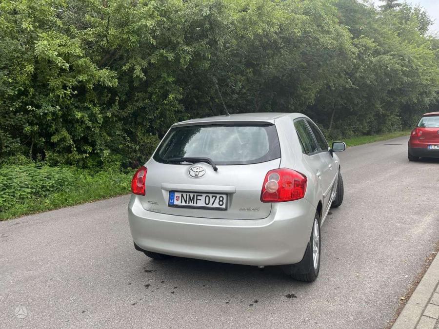 Pelēks Toyota Auris 2007 Klaipėda, ar dzinēja tilpumu 1.60 L un nobraukumu 182 tūkst. km par 2700 €, foto 6 vietnē AUTOMOTO.COM.LV