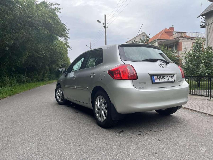 Pelēks Toyota Auris 2007 Klaipėda, ar dzinēja tilpumu 1.60 L un nobraukumu 182 tūkst. km par 2700 €, foto 7 vietnē AUTOMOTO.COM.LV