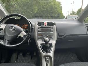 Pelēks Toyota Auris 2007 Klaipėda, ar dzinēja tilpumu 1.60 L un nobraukumu 182 tūkst. km par 2700 €, foto 9 vietnē AUTOMOTO.COM.LV