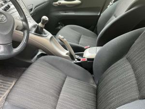 Pelēks Toyota Auris 2007 Klaipėda, ar dzinēja tilpumu 1.60 L un nobraukumu 182 tūkst. km par 2700 €, foto 10 vietnē AUTOMOTO.COM.LV