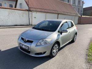 Pelēks Toyota Auris 2007 Kauņa, ar dzinēja tilpumu 1.40 L un nobraukumu 263 tūkst. km par 2300 €, foto 3 vietnē AUTOMOTO.COM.LV
