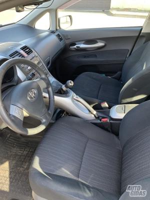 Pelēks Toyota Auris 2007 Kauņa, ar dzinēja tilpumu 1.40 L un nobraukumu 263 tūkst. km par 2300 €, foto 6 vietnē AUTOMOTO.COM.LV