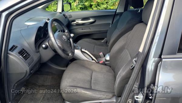 Grey Toyota Auris 2007 in Tallinn, with an engine capacity of 2.00 L and mileage of 0 thousand km for 2200 €, photo 6 on AUTOMOTO.COM.LV
