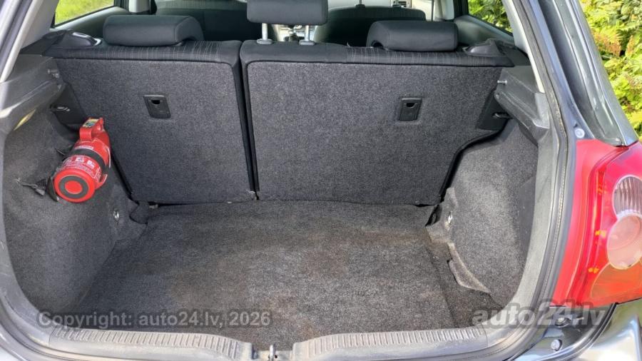 Grey Toyota Auris 2007 in Tallinn, with an engine capacity of 2.00 L and mileage of 0 thousand km for 2200 €, photo 10 on AUTOMOTO.COM.LV