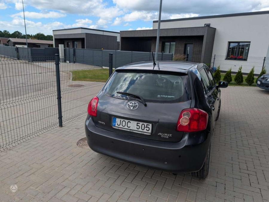 Pelēks Toyota Auris 2007 Kauņa, ar dzinēja tilpumu 2.00 L un nobraukumu 210 tūkst. km par 1000 €, foto 6 vietnē AUTOMOTO.COM.LV