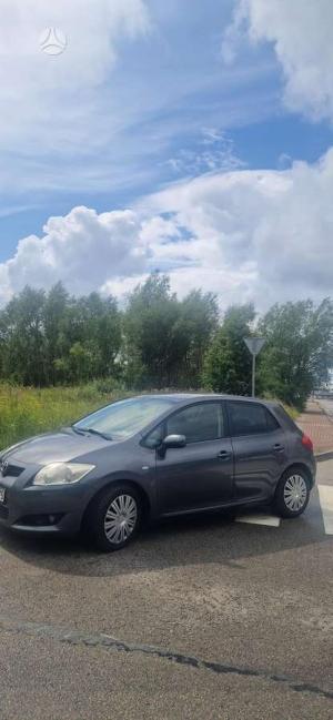 Grey Toyota Auris 2007 in Klaipeda, with an engine capacity of 2.00 L and mileage of 274 thousand km for 2000 €, photo  on AUTOMOTO.COM.LV