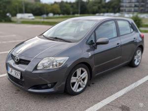 Pelēks Toyota Auris 2007 Viļņa, ar dzinēja tilpumu 2.23 L un nobraukumu 168 tūkst. km par 3000 €, foto 3 vietnē AUTOMOTO.COM.LV