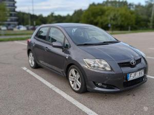 Pelēks Toyota Auris 2007 Viļņa, ar dzinēja tilpumu 2.23 L un nobraukumu 168 tūkst. km par 3000 €, foto 4 vietnē AUTOMOTO.COM.LV