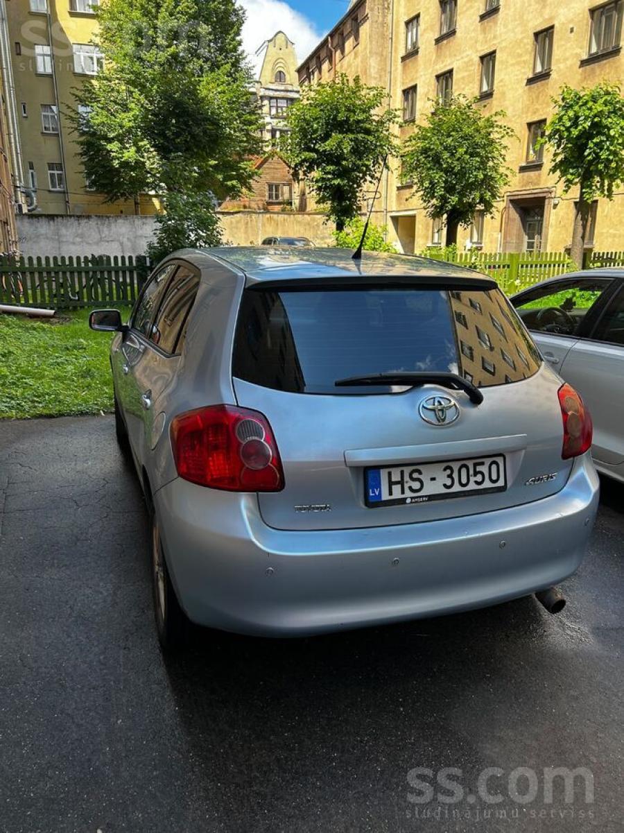 Pelēks Toyota Auris 2007 Rīga, ar dzinēja tilpumu 2.00 L un nobraukumu 302 tūkst. km par 1300 €, foto 4 vietnē AUTOMOTO.COM.LV