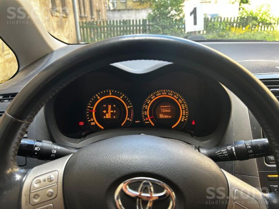 Pelēks Toyota Auris 2007 Rīga, ar dzinēja tilpumu 2.00 L un nobraukumu 302 tūkst. km par 1300 €, foto 6 vietnē AUTOMOTO.COM.LV