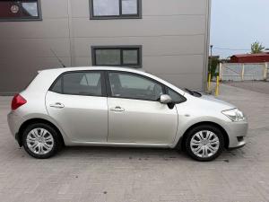 Pelēks Toyota Auris 2007 Viļņa, ar dzinēja tilpumu 1.60 L un nobraukumu 143 tūkst. km par 2500 €, foto 5 vietnē AUTOMOTO.COM.LV