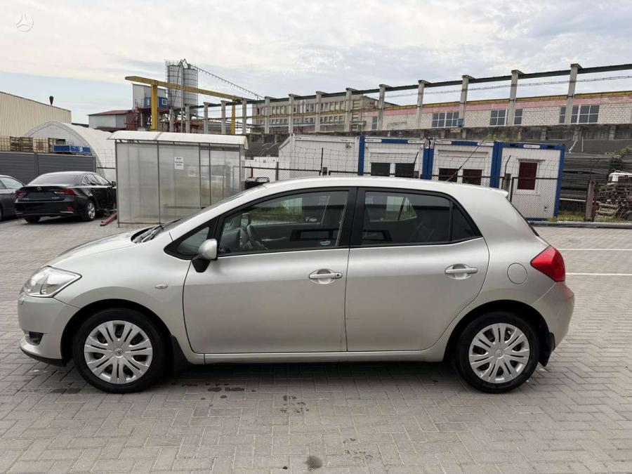 Pelēks Toyota Auris 2007 Viļņa, ar dzinēja tilpumu 1.60 L un nobraukumu 143 tūkst. km par 2500 €, foto 8 vietnē AUTOMOTO.COM.LV