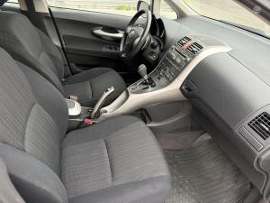 Pelēks Toyota Auris 2007 Viļņa, ar dzinēja tilpumu 1.60 L un nobraukumu 143 tūkst. km par 2500 €, foto 9 vietnē AUTOMOTO.COM.LV