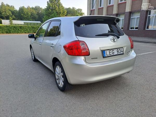 Grey Toyota Auris 2007 in Telschi, with an engine capacity of 2.00 L and mileage of 260 thousand km for 2250 €, photo 4 on AUTOMOTO.COM.LV