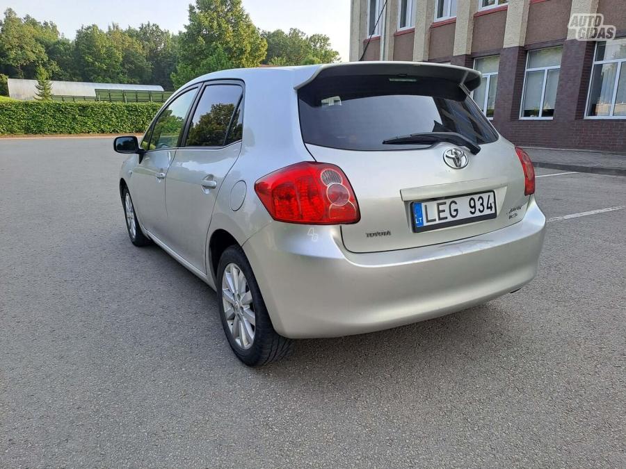 Grey Toyota Auris 2007 in Telschi, with an engine capacity of 2.00 L and mileage of 260 thousand km for 2250 €, photo 5 on AUTOMOTO.COM.LV