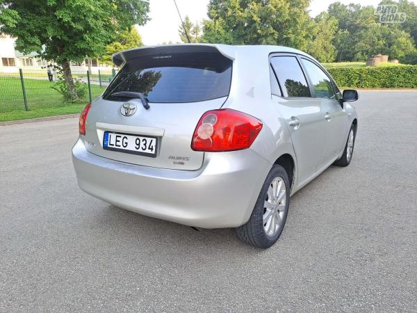 Grey Toyota Auris 2007 in Telschi, with an engine capacity of 2.00 L and mileage of 260 thousand km for 2250 €, photo 6 on AUTOMOTO.COM.LV