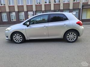 Grey Toyota Auris 2007 in Telschi, with an engine capacity of 2.00 L and mileage of 260 thousand km for 2250 €, photo 8 on AUTOMOTO.COM.LV
