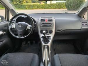 Grey Toyota Auris 2007 in Telschi, with an engine capacity of 2.00 L and mileage of 260 thousand km for 2250 €, photo 13 on AUTOMOTO.COM.LV