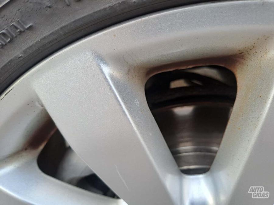 Grey Toyota Auris 2007 in Telschi, with an engine capacity of 2.00 L and mileage of 260 thousand km for 2250 €, photo 15 on AUTOMOTO.COM.LV