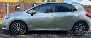 Grey Toyota Auris 2007 in Riga, with an engine capacity of 2.00 L and mileage of 239 thousand km for 2400 €, photo 9 on AUTOMOTO.COM.LV