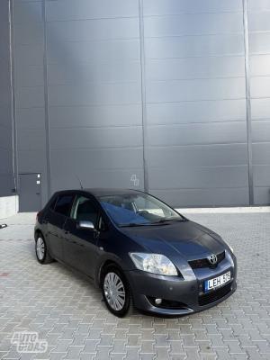 Pelēks Toyota Auris 2007 Šauļi, ar dzinēja tilpumu 2.00 L un nobraukumu 270 tūkst. km par 2250 €, foto  vietnē AUTOMOTO.COM.LV