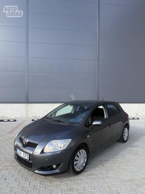 Grey Toyota Auris 2007 in Siauliai, with an engine capacity of 2.00 L and mileage of 270 thousand km for 2250 €, photo 3 on AUTOMOTO.COM.LV