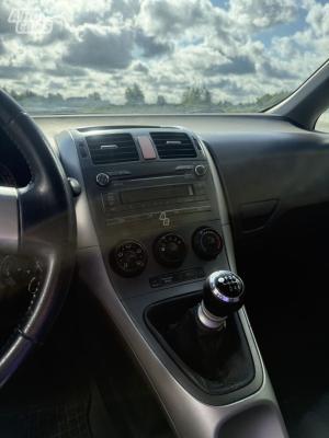Grey Toyota Auris 2007 in Siauliai, with an engine capacity of 2.00 L and mileage of 270 thousand km for 2250 €, photo 11 on AUTOMOTO.COM.LV