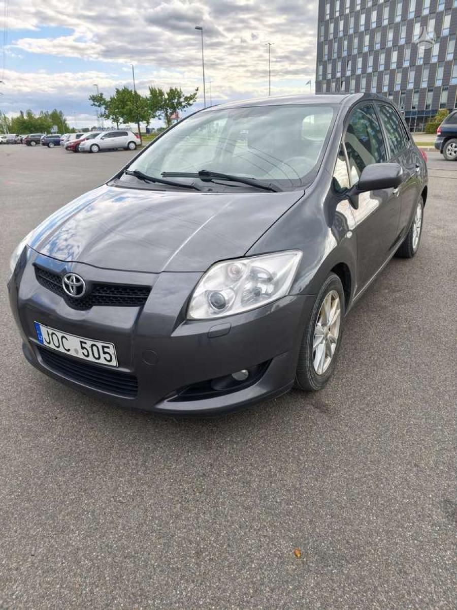 Pelēks Toyota Auris 2007 Kauņa, ar dzinēja tilpumu 2.00 L un nobraukumu 210 tūkst. km par 2450 €, foto 4 vietnē AUTOMOTO.COM.LV