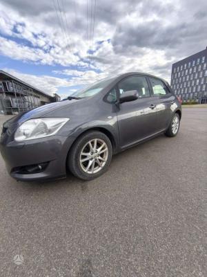 Pelēks Toyota Auris 2007 Kauņa, ar dzinēja tilpumu 2.00 L un nobraukumu 210 tūkst. km par 2450 €, foto 5 vietnē AUTOMOTO.COM.LV