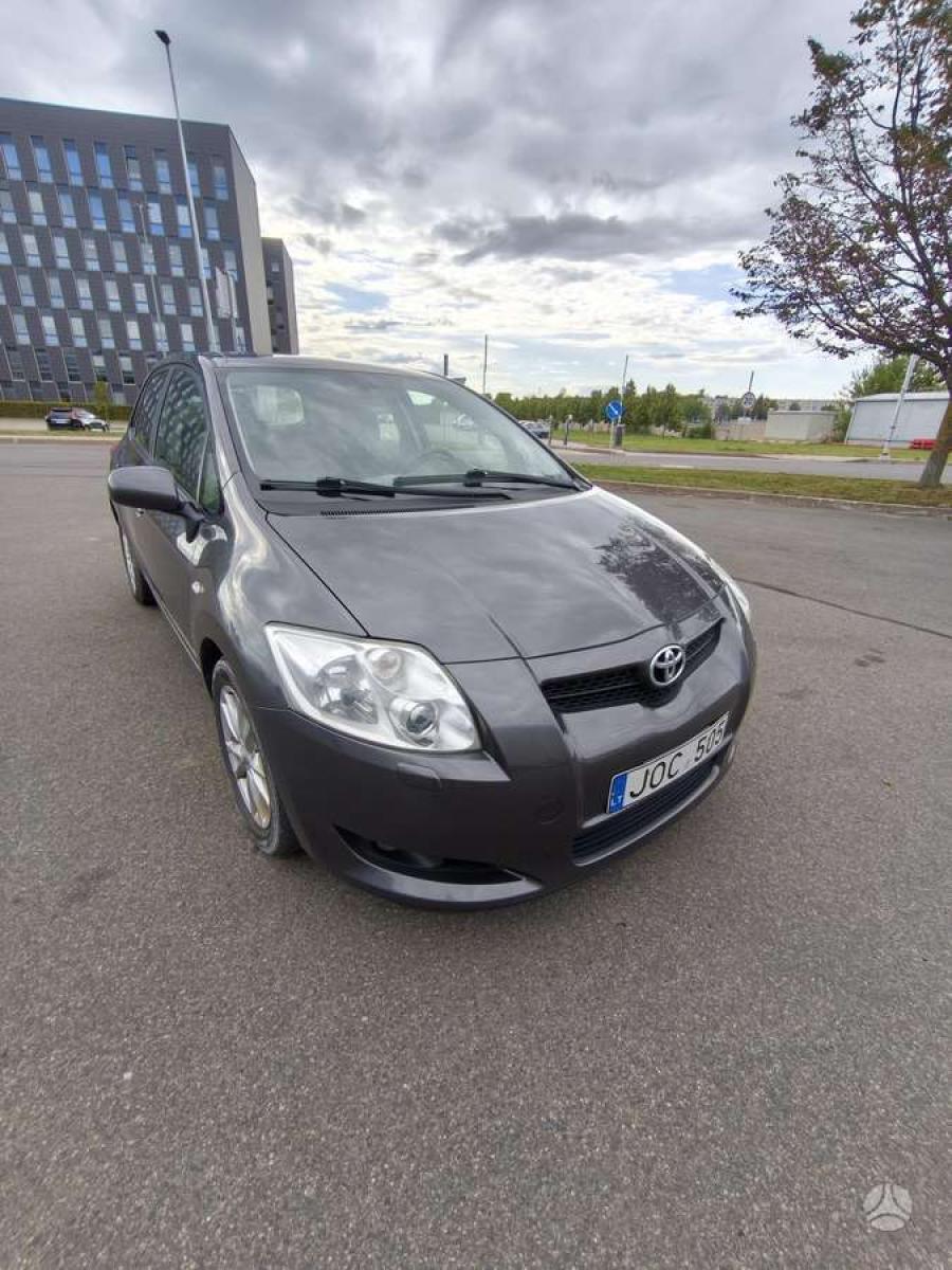 Pelēks Toyota Auris 2007 Kauņa, ar dzinēja tilpumu 2.00 L un nobraukumu 210 tūkst. km par 2450 €, foto 7 vietnē AUTOMOTO.COM.LV