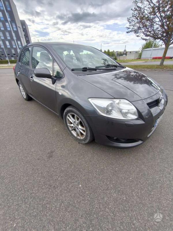 Grey Toyota Auris 2007 in Kaunas, with an engine capacity of 2.00 L and mileage of 210 thousand km for 2450 €, photo 7 on AUTOMOTO.COM.LV