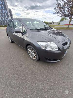 Pelēks Toyota Auris 2007 Kauņa, ar dzinēja tilpumu 2.00 L un nobraukumu 210 tūkst. km par 2450 €, foto 8 vietnē AUTOMOTO.COM.LV