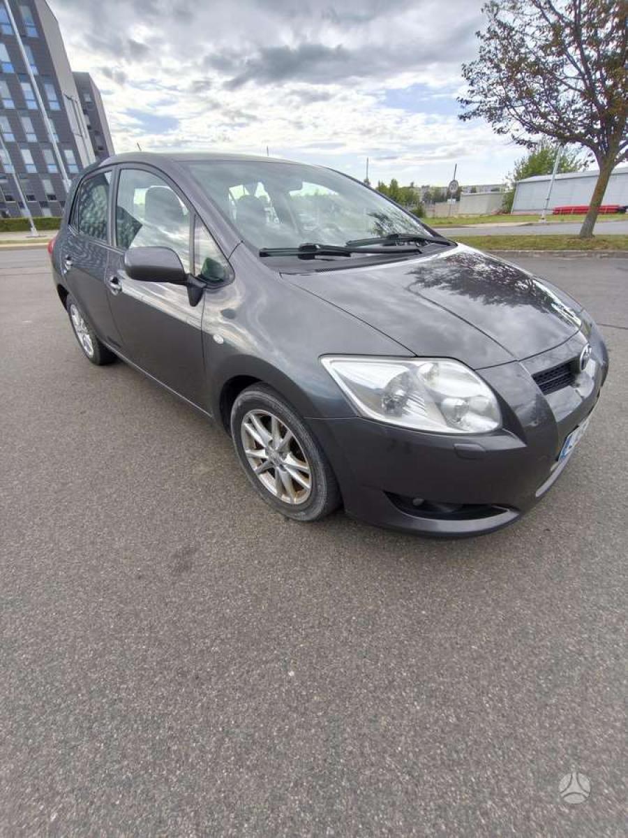 Pelēks Toyota Auris 2007 Kauņa, ar dzinēja tilpumu 2.00 L un nobraukumu 210 tūkst. km par 2450 €, foto 8 vietnē AUTOMOTO.COM.LV