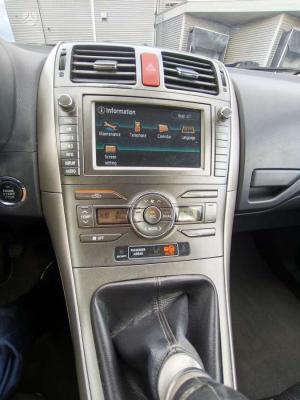 Pelēks Toyota Auris 2007 Kauņa, ar dzinēja tilpumu 2.00 L un nobraukumu 210 tūkst. km par 2450 €, foto 9 vietnē AUTOMOTO.COM.LV