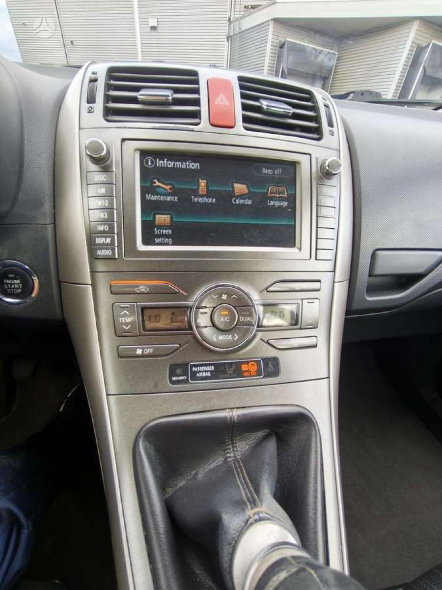 Pelēks Toyota Auris 2007 Kauņa, ar dzinēja tilpumu 2.00 L un nobraukumu 210 tūkst. km par 2450 €, foto 9 vietnē AUTOMOTO.COM.LV