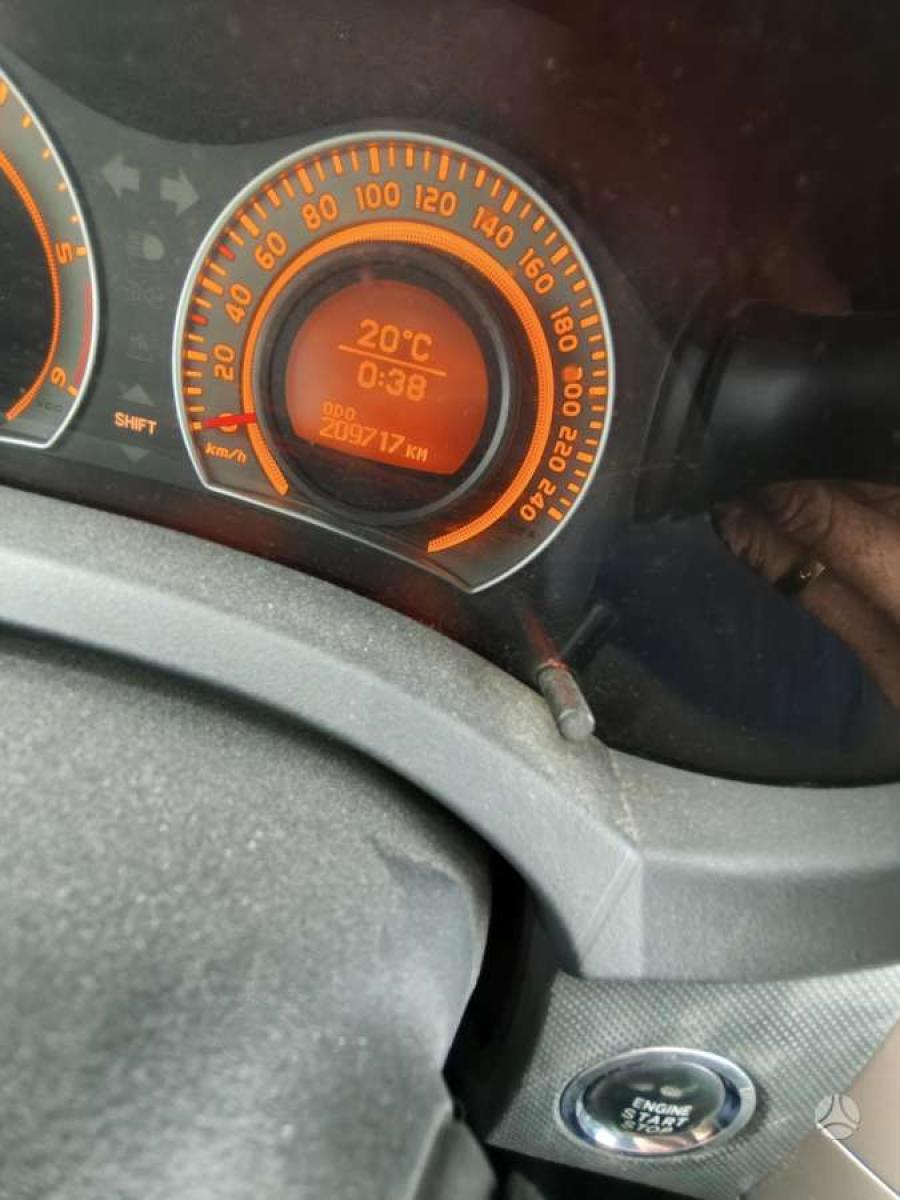 Pelēks Toyota Auris 2007 Kauņa, ar dzinēja tilpumu 2.00 L un nobraukumu 210 tūkst. km par 2450 €, foto 10 vietnē AUTOMOTO.COM.LV