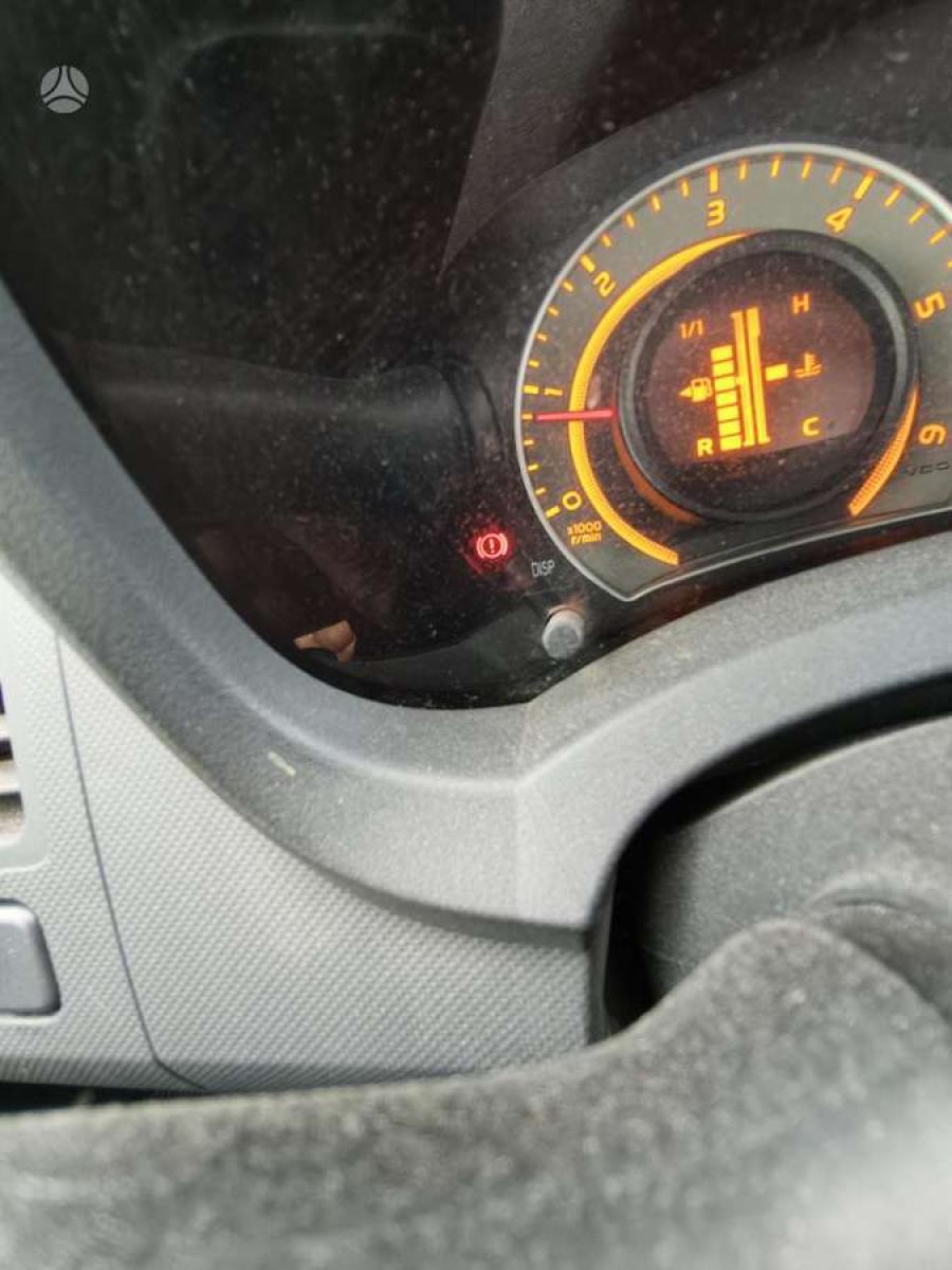 Pelēks Toyota Auris 2007 Kauņa, ar dzinēja tilpumu 2.00 L un nobraukumu 210 tūkst. km par 2450 €, foto 11 vietnē AUTOMOTO.COM.LV