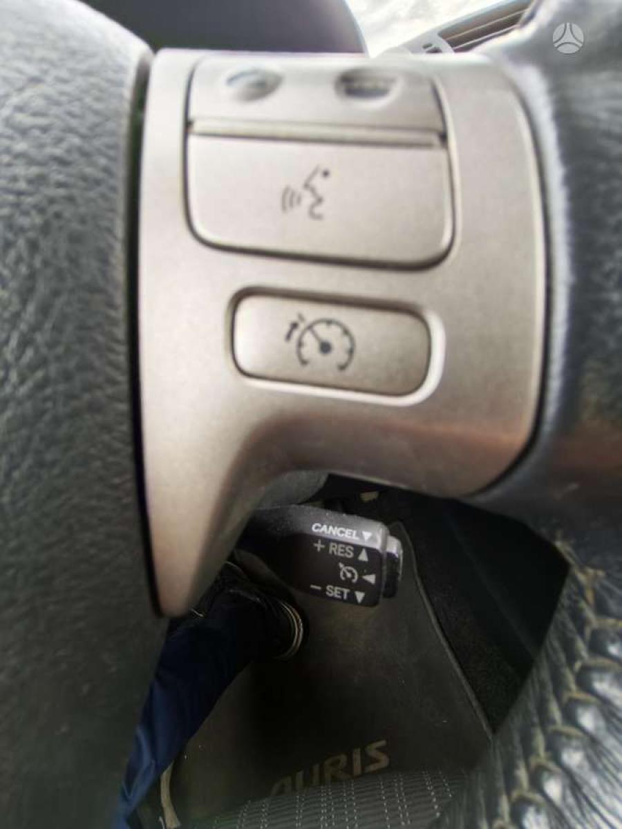 Pelēks Toyota Auris 2007 Kauņa, ar dzinēja tilpumu 2.00 L un nobraukumu 210 tūkst. km par 2450 €, foto 15 vietnē AUTOMOTO.COM.LV