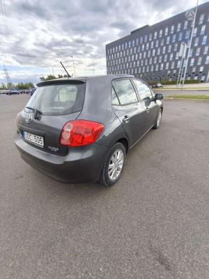 Pelēks Toyota Auris 2007 Kauņa, ar dzinēja tilpumu 2.00 L un nobraukumu 210 tūkst. km par 2450 €, foto 17 vietnē AUTOMOTO.COM.LV