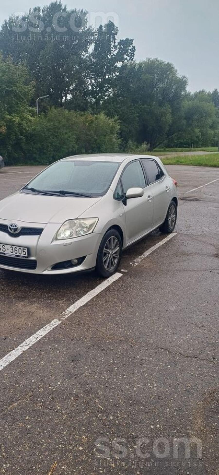 Pelēks Toyota Auris 2007 Rīga, ar dzinēja tilpumu 2.00 L un nobraukumu 240 tūkst. km par 1450 €, foto 3 vietnē AUTOMOTO.COM.LV
