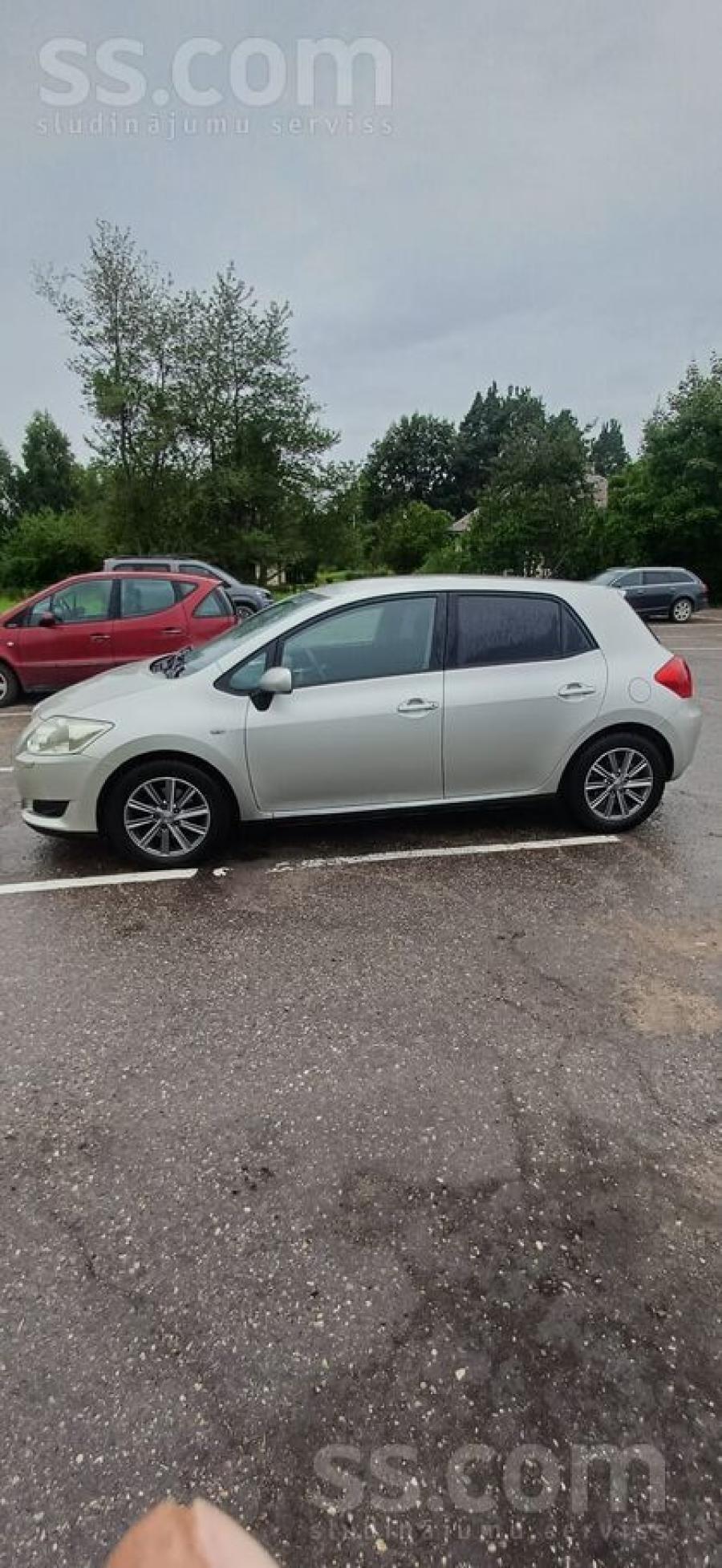 Pelēks Toyota Auris 2007 Rīga, ar dzinēja tilpumu 2.00 L un nobraukumu 240 tūkst. km par 1450 €, foto 5 vietnē AUTOMOTO.COM.LV