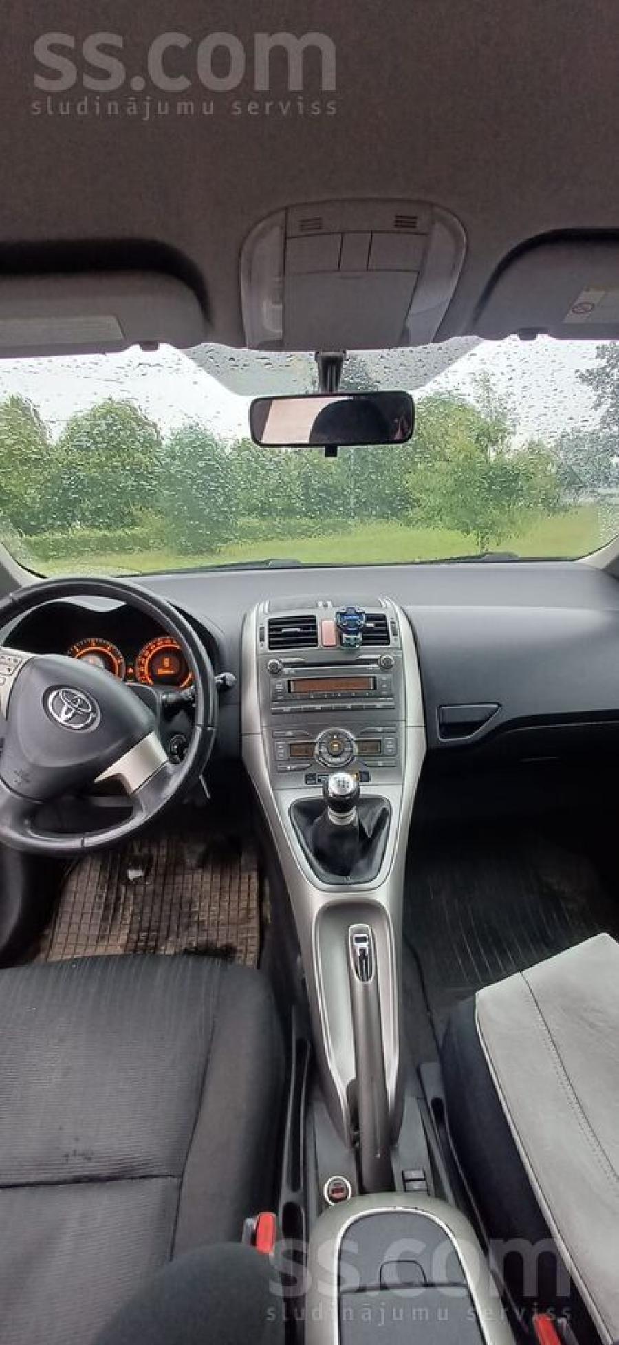Pelēks Toyota Auris 2007 Rīga, ar dzinēja tilpumu 2.00 L un nobraukumu 240 tūkst. km par 1450 €, foto 7 vietnē AUTOMOTO.COM.LV