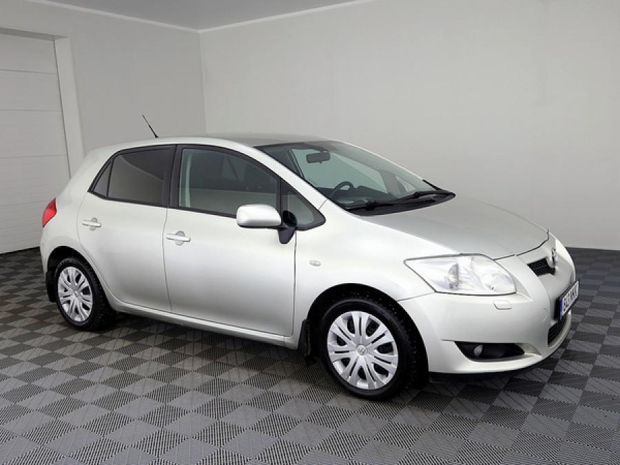 Pelēks Toyota Auris 2007 Tallina, ar dzinēja tilpumu 1.60 L un nobraukumu 237 tūkst. km par 2199 €, foto 1 vietnē AUTOMOTO.COM.LV