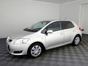Pelēks Toyota Auris 2007 Tallina, ar dzinēja tilpumu 1.60 L un nobraukumu 237 tūkst. km par 2199 €, foto 3 vietnē AUTOMOTO.COM.LV