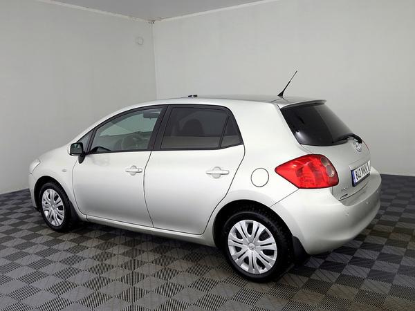 Grey Toyota Auris 2007 in Tallinn, with an engine capacity of 1.60 L and mileage of 237 thousand km for 2199 €, photo 4 on AUTOMOTO.COM.LV