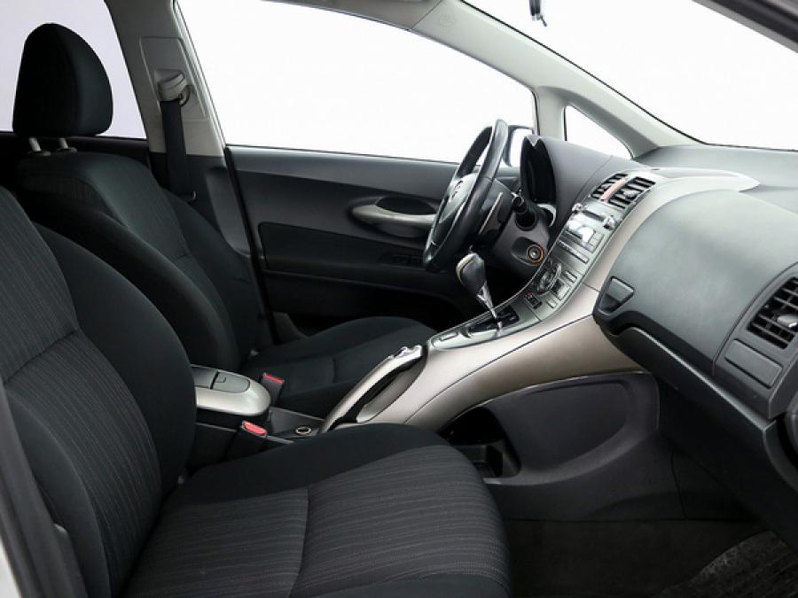 Pelēks Toyota Auris 2007 Tallina, ar dzinēja tilpumu 1.60 L un nobraukumu 237 tūkst. km par 2199 €, foto 7 vietnē AUTOMOTO.COM.LV